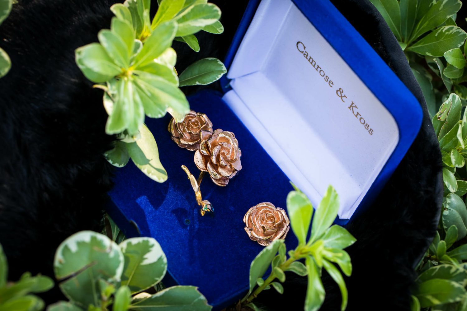 Camrose and Kross Rose Jewelry Set - EVERNIQ